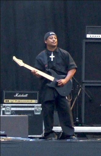 Ernie C Death Fact Check, Birthday & Age | Dead or Kicking