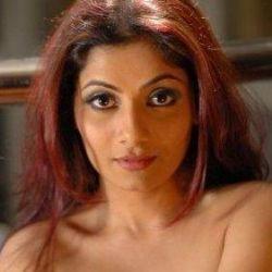 Gayatri Iyer Death Fact Check, Birthday & Age | Dead or Kicking