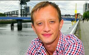 Gordon McCorkell Death Fact Check, Birthday & Age | Dead or Kicking