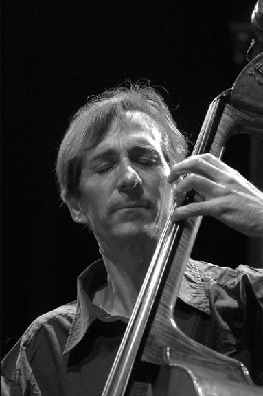 Greg Cohen Death Fact Check, Birthday & Age | Dead or Kicking