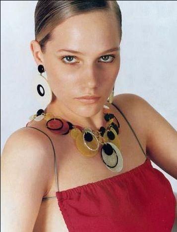 Helena Han Death Fact Check, Birthday & Age | Dead or Kicking