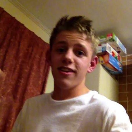 Henry Kingsmill Death Fact Check, Birthday & Age | Dead or Kicking