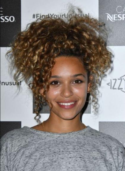 Izzy Bizu Death Fact Check, Birthday & Age | Dead or Kicking