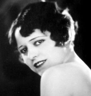 Janet Royce Death Fact Check, Birthday & Age | Dead or Kicking