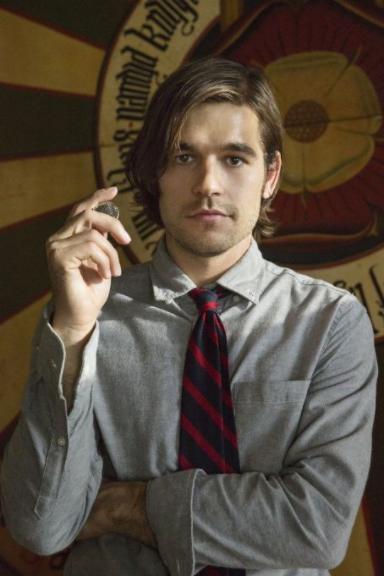 Jason Ralph Death Fact Check, Birthday & Age | Dead or Kicking