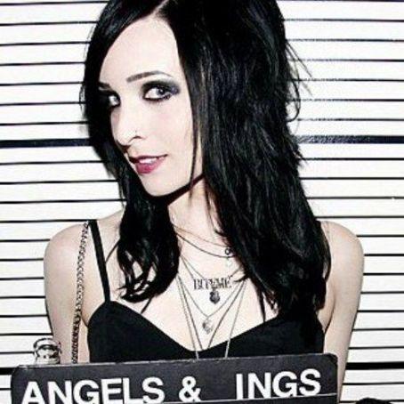 Jenn Fowler Death Fact Check, Birthday & Age | Dead or Kicking