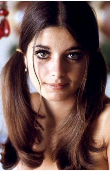Jennifer Liano Death Fact Check, Birthday & Age | Dead or Kicking