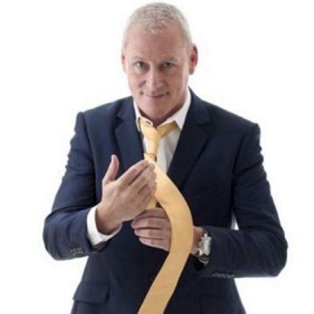 Jim White (presenter) Death Fact Check, Birthday & Age | Dead or Kicking