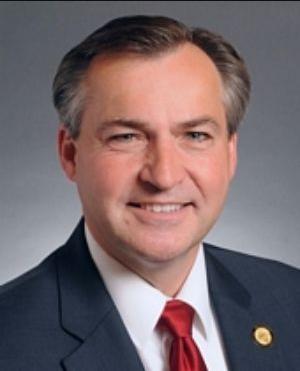 John Howe Death Fact Check, Birthday & Age | Dead or Kicking