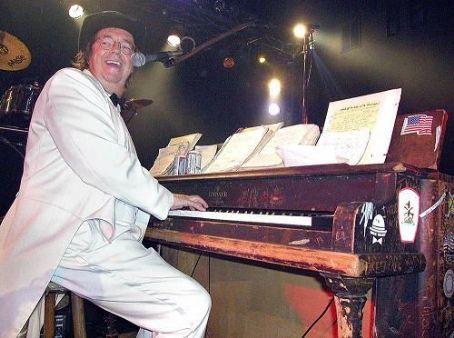 John Valby Death Fact Check, Birthday & Age | Dead or Kicking