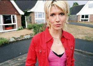 Julia Davis Death Fact Check, Birthday & Age | Dead or Kicking