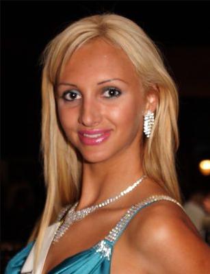 Julia Yurevich Death Fact Check, Birthday & Age | Dead or Kicking