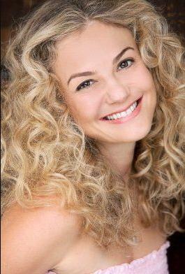 Julie Davis Death Fact Check, Birthday & Age | Dead or Kicking