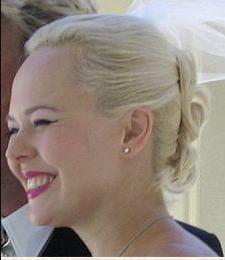 Julie Reiten Death Fact Check, Birthday & Age | Dead or Kicking