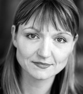 Julie Riley Death Fact Check, Birthday & Age | Dead or Kicking