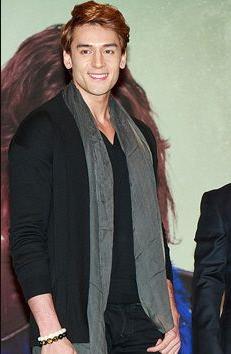 Julien Kang Death Fact Check, Birthday & Age | Dead or Kicking