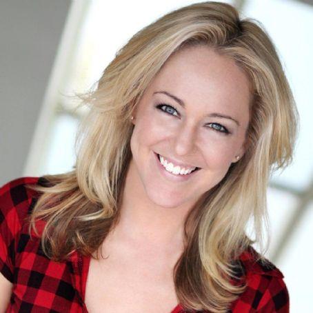 Kate Osborn Death Fact Check, Birthday & Age | Dead or Kicking