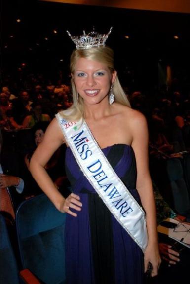 Kayla Martell Death Fact Check, Birthday & Age | Dead or Kicking