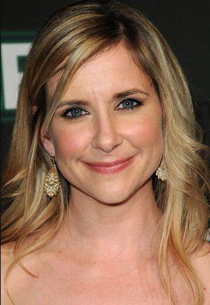 Kellie Martin Death Fact Check, Birthday & Age | Dead or Kicking