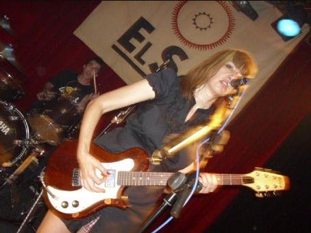 Kim Shattuck Death Fact Check, Birthday & Age | Dead or Kicking