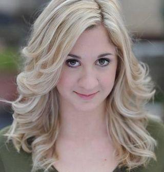 Kristen Doscher Death Fact Check, Birthday & Age | Dead or Kicking