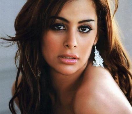 Larissa Riquelme Death Fact Check, Birthday & Age | Dead or Kicking