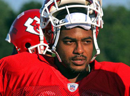 Larry Johnson Death Fact Check, Birthday & Age | Dead or Kicking