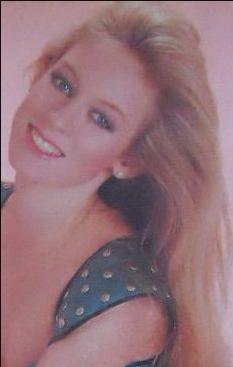 Lee Anne Loomis Death Fact Check, Birthday & Age | Dead or Kicking