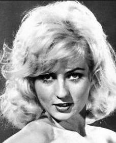 Lee Meredith Death Fact Check, Birthday & Age | Dead or Kicking