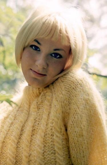 Linda Moon Death Fact Check, Birthday & Age | Dead or Kicking