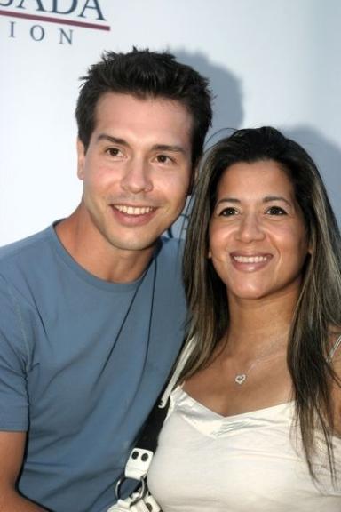 Lisa Gomez Death Fact Check, Birthday & Age | Dead or Kicking