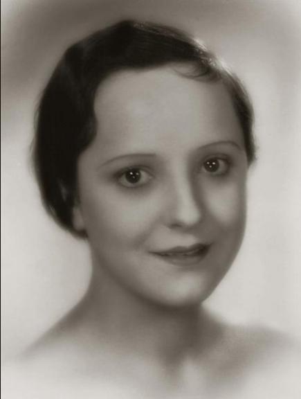 Lotti Loder Death Fact Check, Birthday & Age | Dead or Kicking