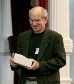 Louis Sachar Death Fact Check, Birthday & Age | Dead or Kicking