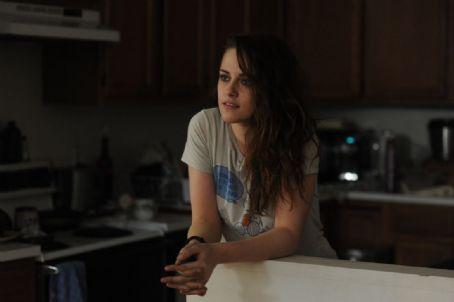 Lydia Howland Death Fact Check, Birthday & Age | Dead or Kicking