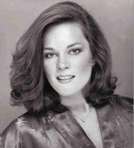 Maggie Cooper Death Fact Check, Birthday & Age | Dead or Kicking