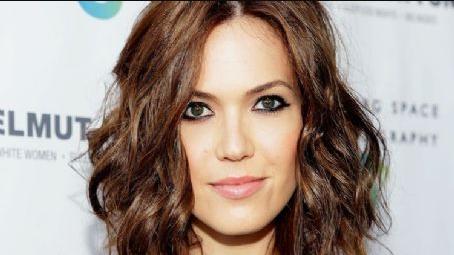 Mandy Moore Death Fact Check, Birthday & Age | Dead or Kicking
