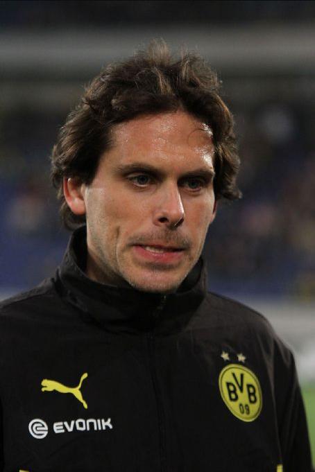 Manuel Friedrich Death Fact Check, Birthday & Age | Dead or Kicking