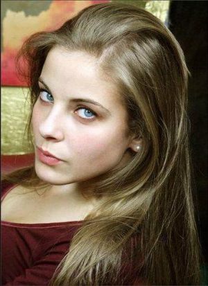 Maria P. Petruolo Death Fact Check, Birthday & Age | Dead or Kicking