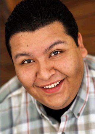 Mario Larraza Death Fact Check, Birthday & Age | Dead or Kicking