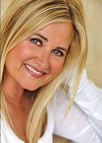 Maureen McCormick Death Fact Check, Birthday & Age | Dead or Kicking