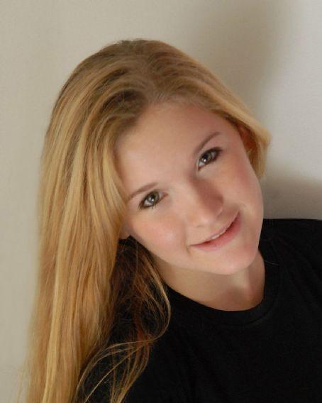 Megan Gallagher Death Fact Check, Birthday & Age | Dead or Kicking