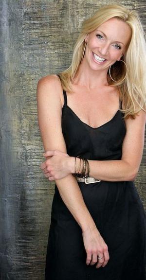 Melanie Lewis Death Fact Check, Birthday & Age | Dead or Kicking