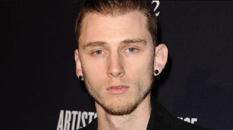 Machine Gun Kelly Death Fact Check, Birthday & Age | Dead or Kicking