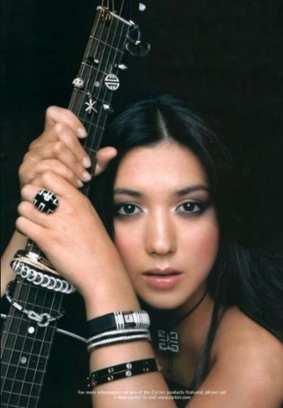 Michelle Branch Death Fact Check, Birthday & Age | Dead or Kicking