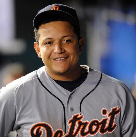 Miguel Cabrera Death Fact Check, Birthday & Age | Dead or Kicking