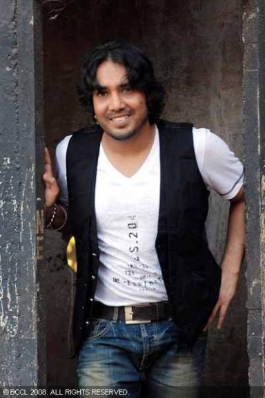 Mika Singh Death Fact Check, Birthday & Age | Dead or Kicking