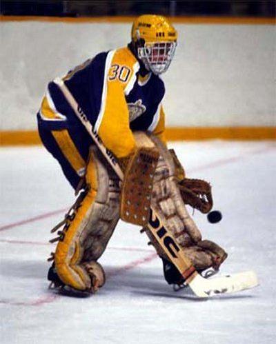 Mike Blake Death Fact Check, Birthday & Age | Dead or Kicking