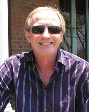 Mike Chapman Death Fact Check, Birthday & Age | Dead or Kicking