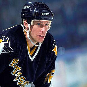 Mike Hudson Death Fact Check, Birthday & Age | Dead or Kicking