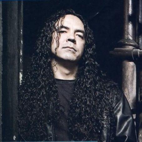 Mike Inez Death Fact Check, Birthday & Age | Dead or Kicking